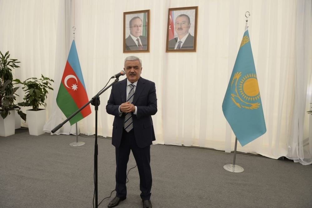 Azerbaijan commissions 'Satti' jack-up rig for drilling in Caspian Sea ...