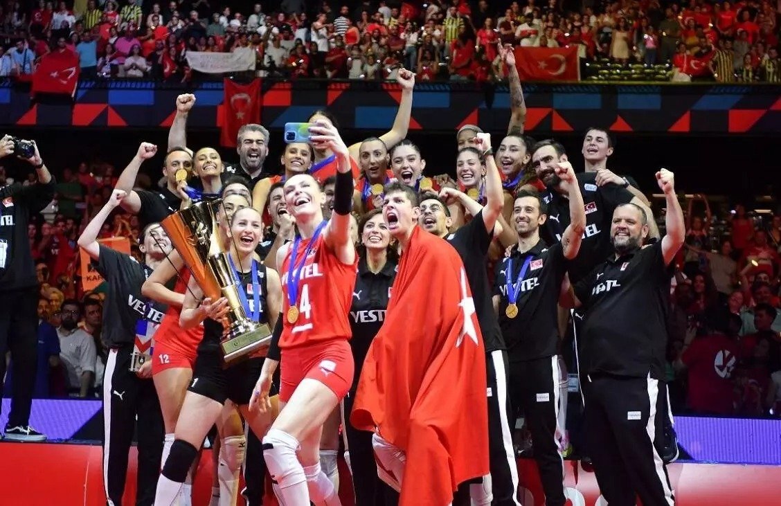 Turkish women atop European volleyball - TurkicWorld